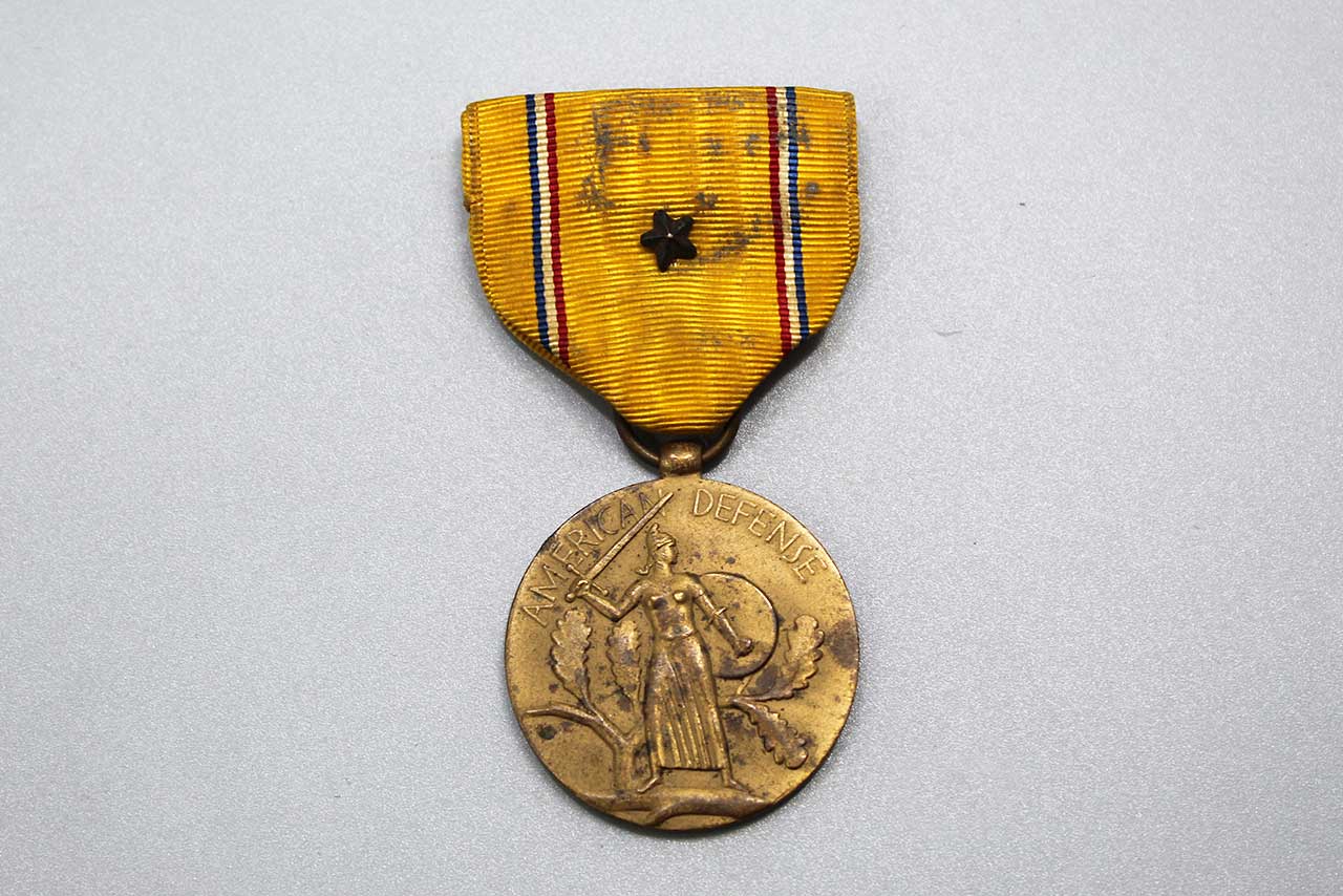 US WW2 American Defense Medal w/Star . YMU4599 - Time Traveler Militaria