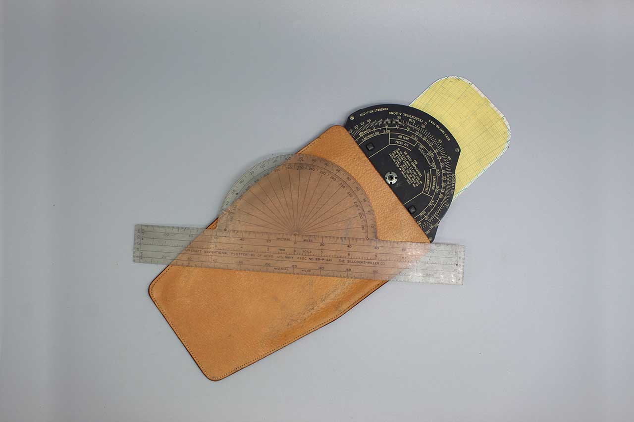 US Navy Dead Reckoning Air Navigator ANS5835-1 and Ruler . FLU4967 ...