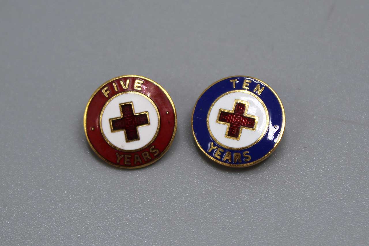 Pair of American Red Cross Very Small Pins . FLU4969 - Time Traveler ...